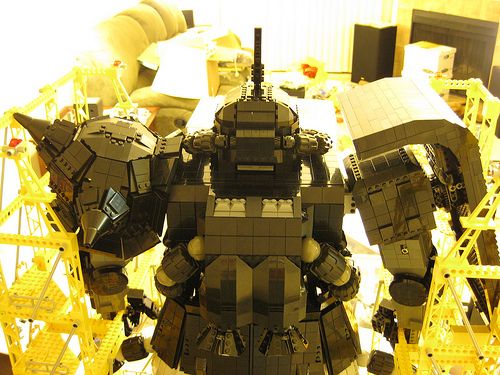 Giant Lego Mecha | Dravens Tales from the Crypt