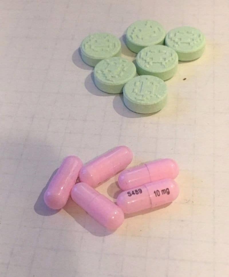 Drug Stashes: Wenn man sich gegenseitig seine Drogenvorräte zeigt ...