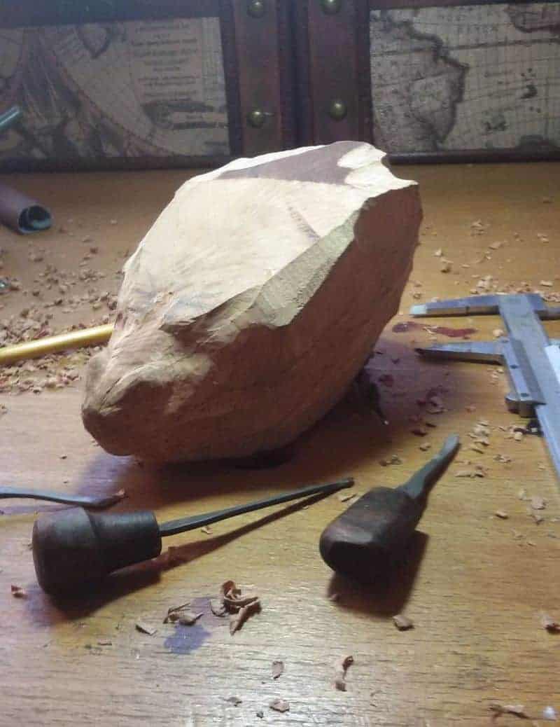 Sidrit Vaqari fertigt Pfeifenköpfe nach bekannten Filmfiguren an ...