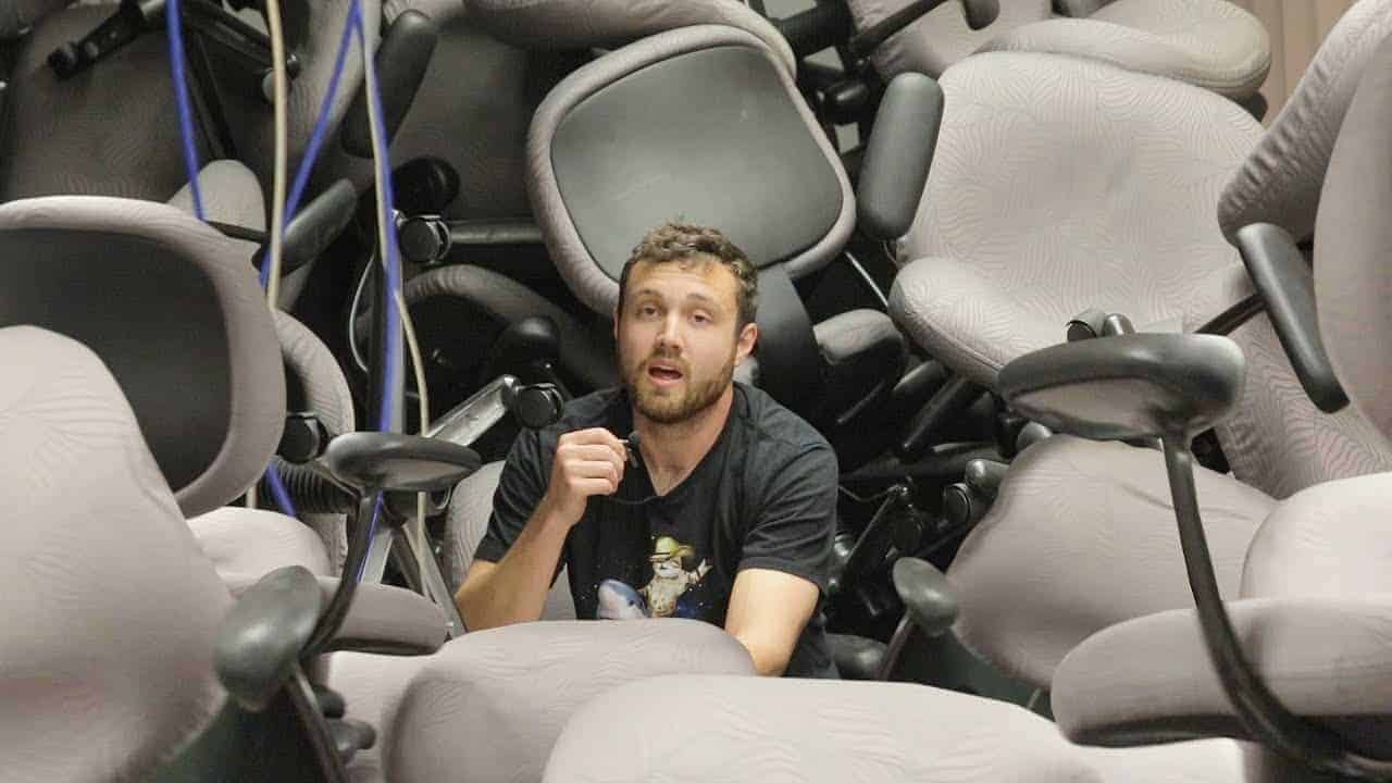 Too many Chairs | Dravens Tales from the Crypt